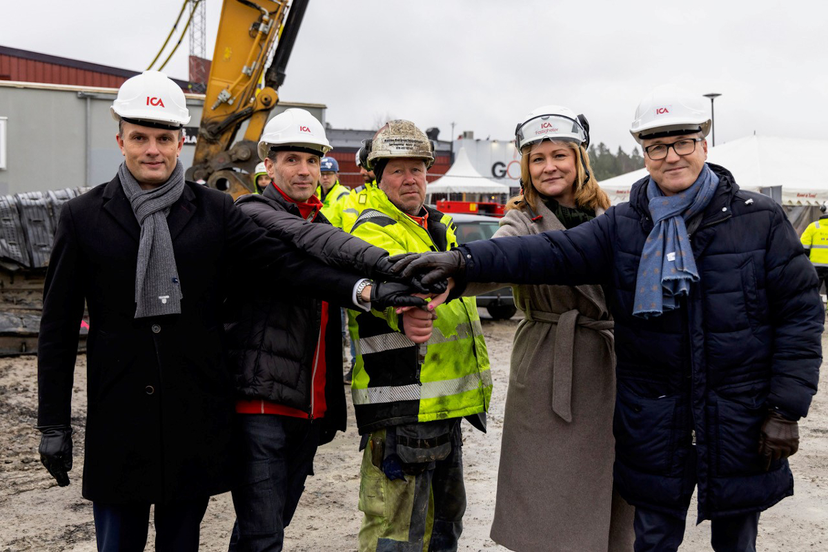 Första spadtaget för ICA Maxi i Arninge